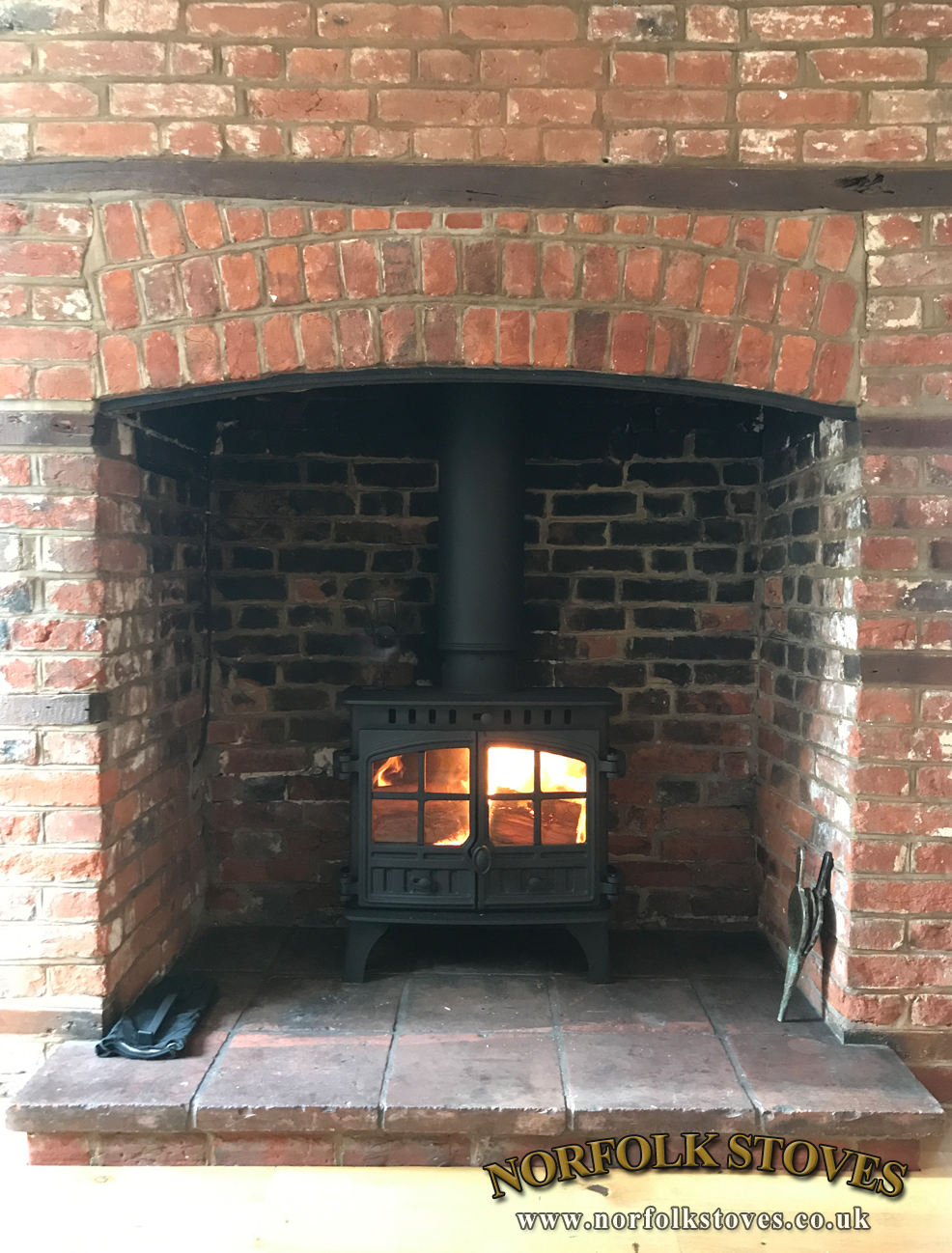 Hunter-Herald-8-Slimline-Door-Croses-Wood-Burner – Norfolk Stoves